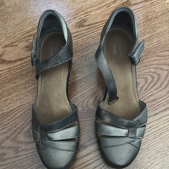 Clarks | Shoes | Clarks Emily Daisy Metallic Pumps | Poshmark